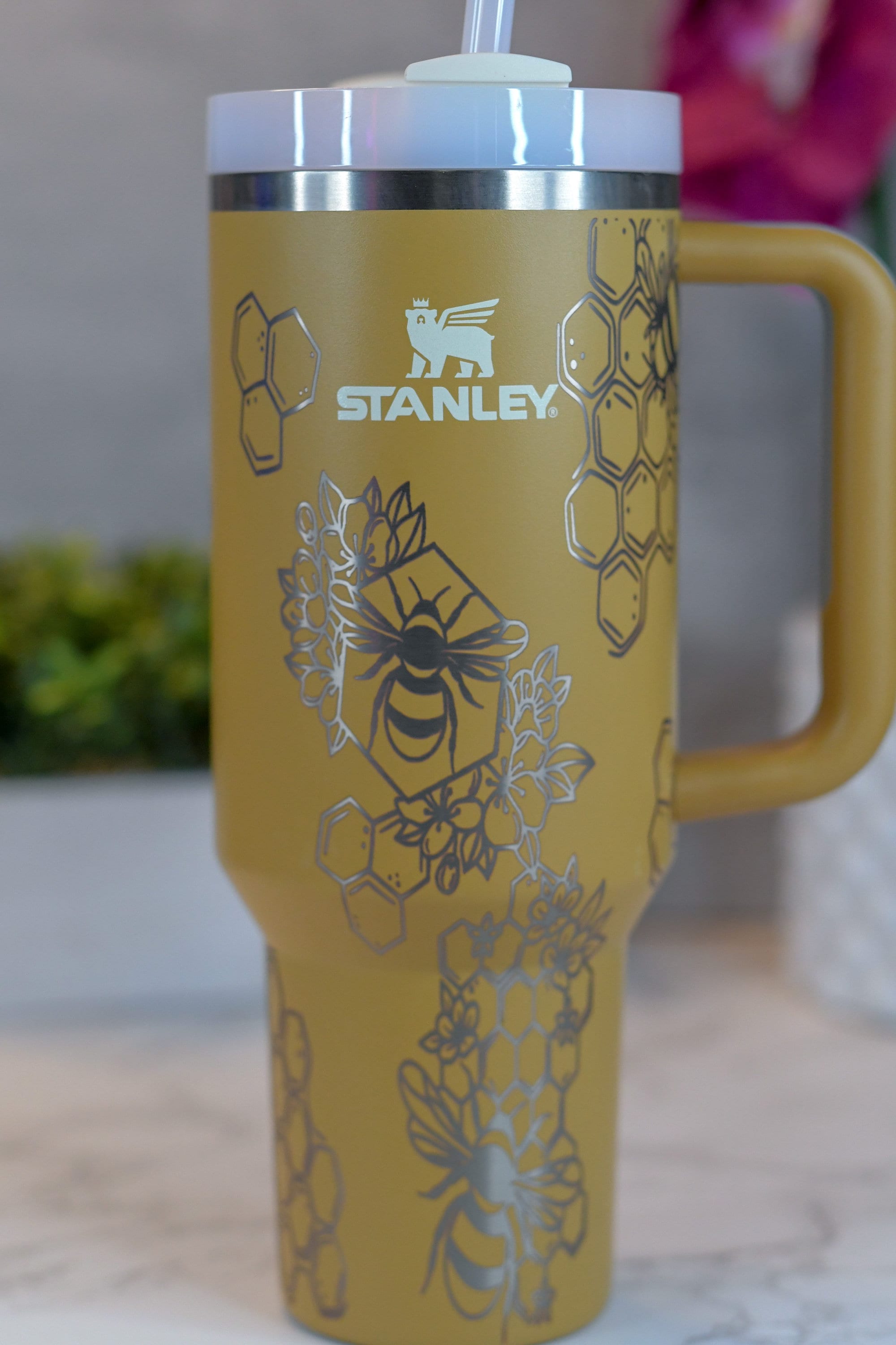 Stanley 30/40 oz Quencher Honey Bees – CRC Engraving US